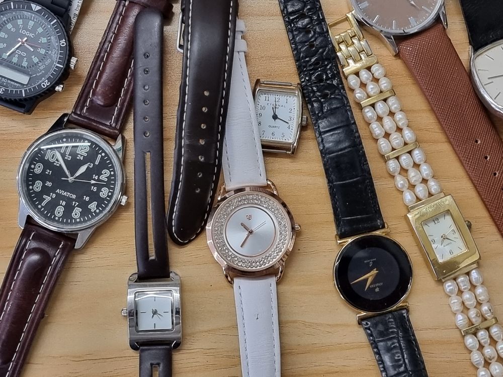 32x Uhren Lot (Gebraucht) in Zürich für CHF 62 – mit Lieferung auf ...