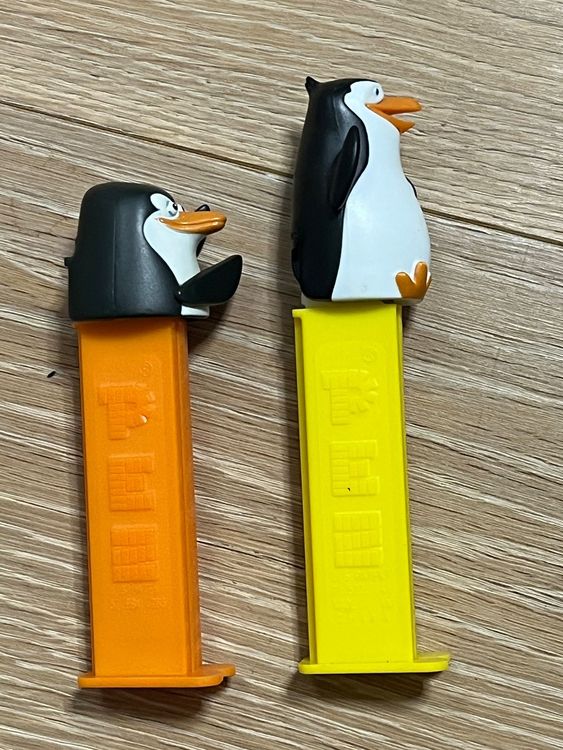 🐧 Zwei PEZ Spender Pinguine aus Madagascar, Top Zustand! 🐧 (Gebraucht ...