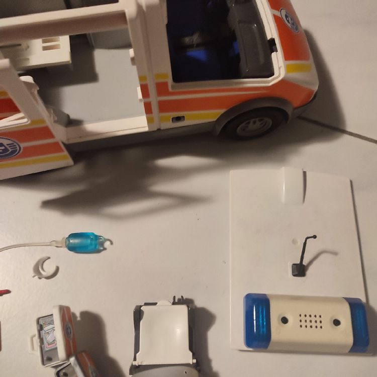 Playmobil 5541 - Ambulanz mit viel Zubehör (Gebraucht) in Unterägeri ...