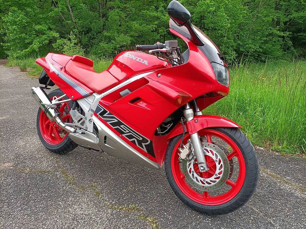 Honda VFR 750 F RC36 (Gebraucht) in Ziefen für CHF 2290 – nur Abholung auf Ricardo kaufen
