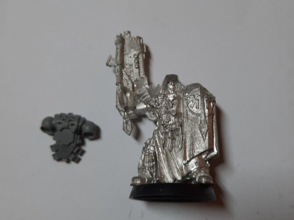 Dark Angel Master of the Arsenal WH40K (Gebraucht) in Flawil für CHF 22 ...