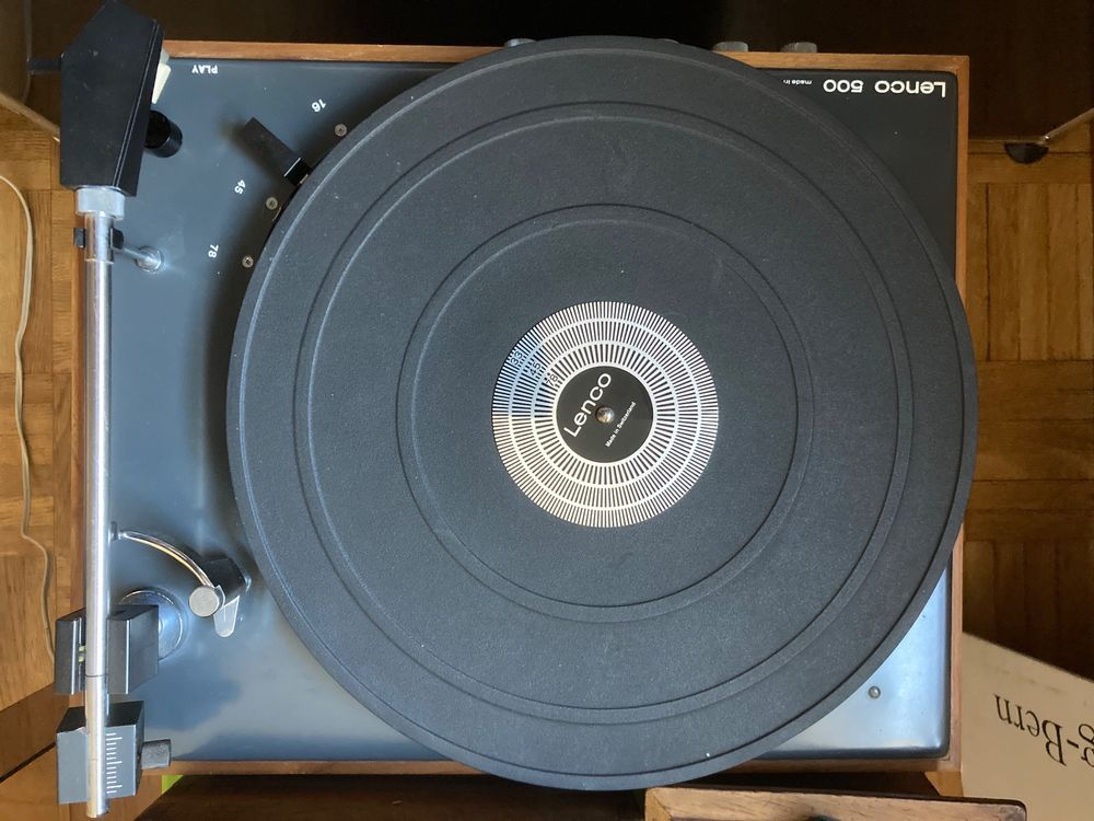 Plattenspieler Lenco 500 inkl. Boxen (Gebraucht) in Bern für CHF 60 ...