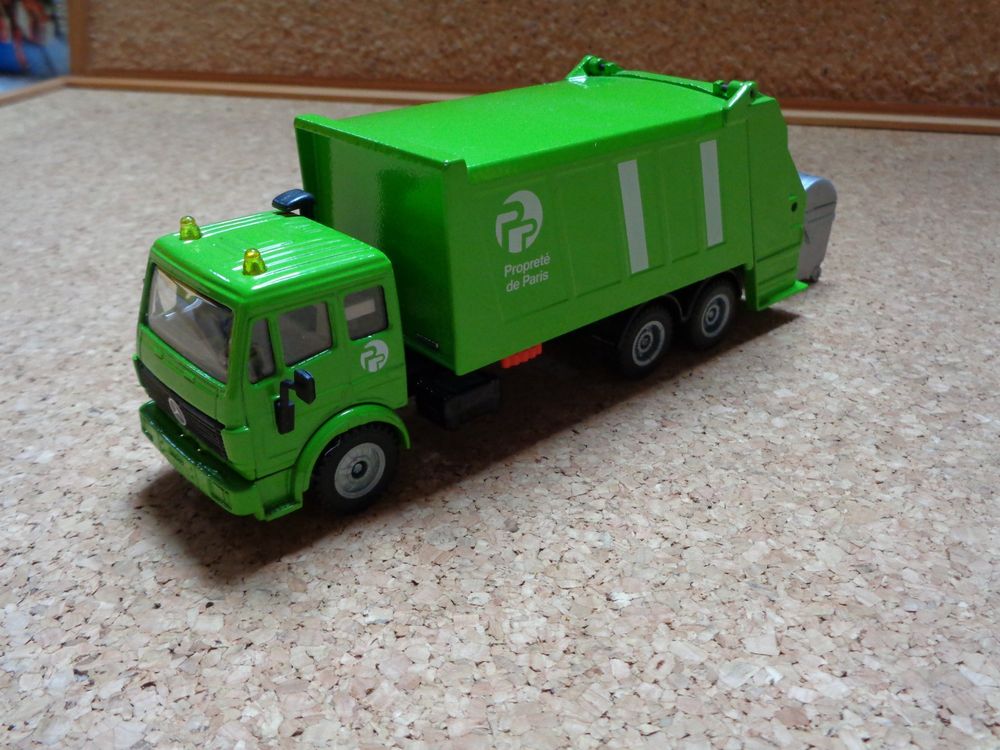 SIKU 2820 F Mercedes Sk Müllwagen 'Paris' | Kaufen auf Ricardo