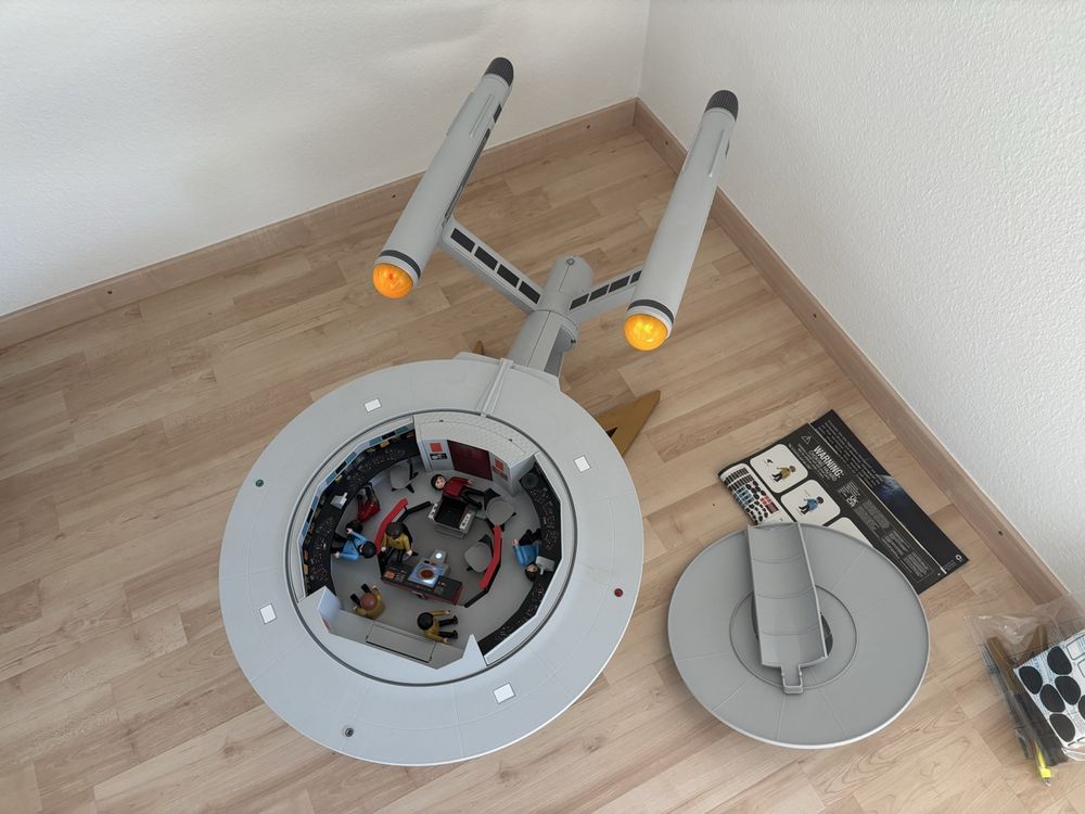 Star Trek USS Enterprise NCC-1701 Modell mit Licht & Figuren (Gebraucht ...