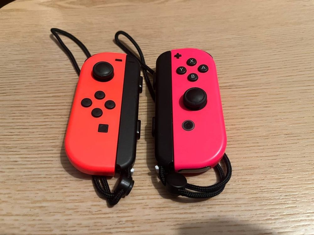 Nintendo Switch Neon Red and Pink Joy-Cons (Gebraucht) in Zürich für ...