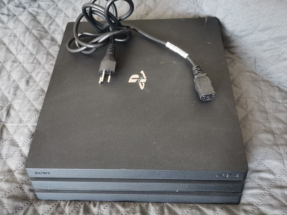 Sony PlayStation PS4 PRO 1TB (Gebraucht) in Langnau am Albis für CHF 65 ...