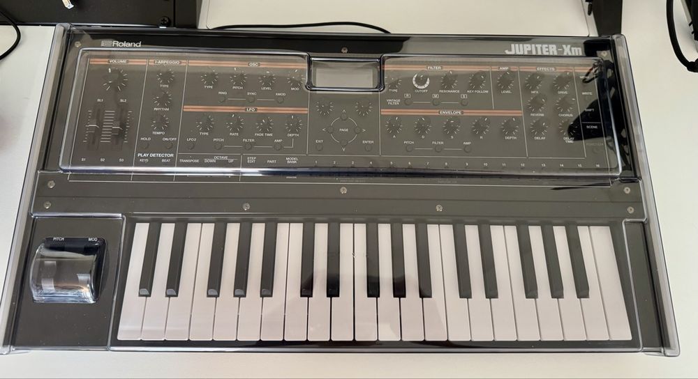 Roland Jupiter Xm inkl. Decksaver und Wireless Stick (Gebraucht) in ...
