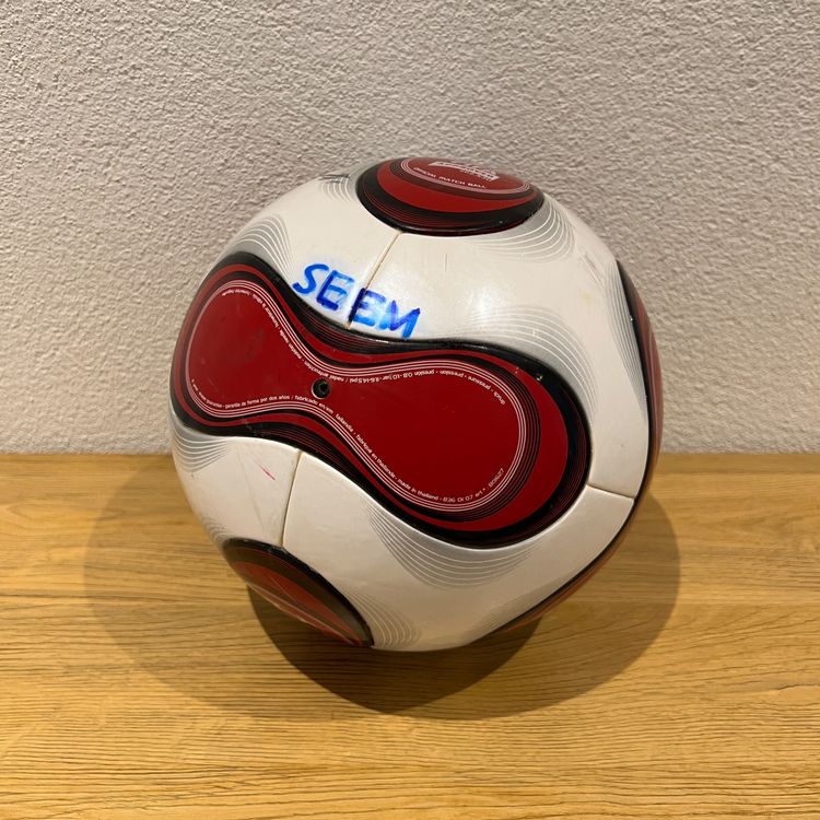 Original Adidas Fussball Teamgeist rot (Gebraucht) in Balzers für CHF ...