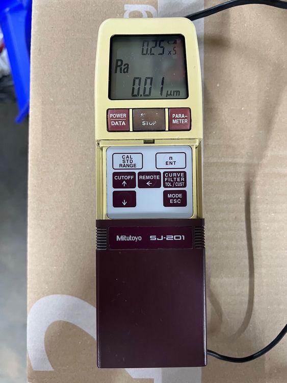 Mitutoyo Oberflächen-Rauheitsprüfgerät SJ-201P (Gebraucht) in Zuchwil ...