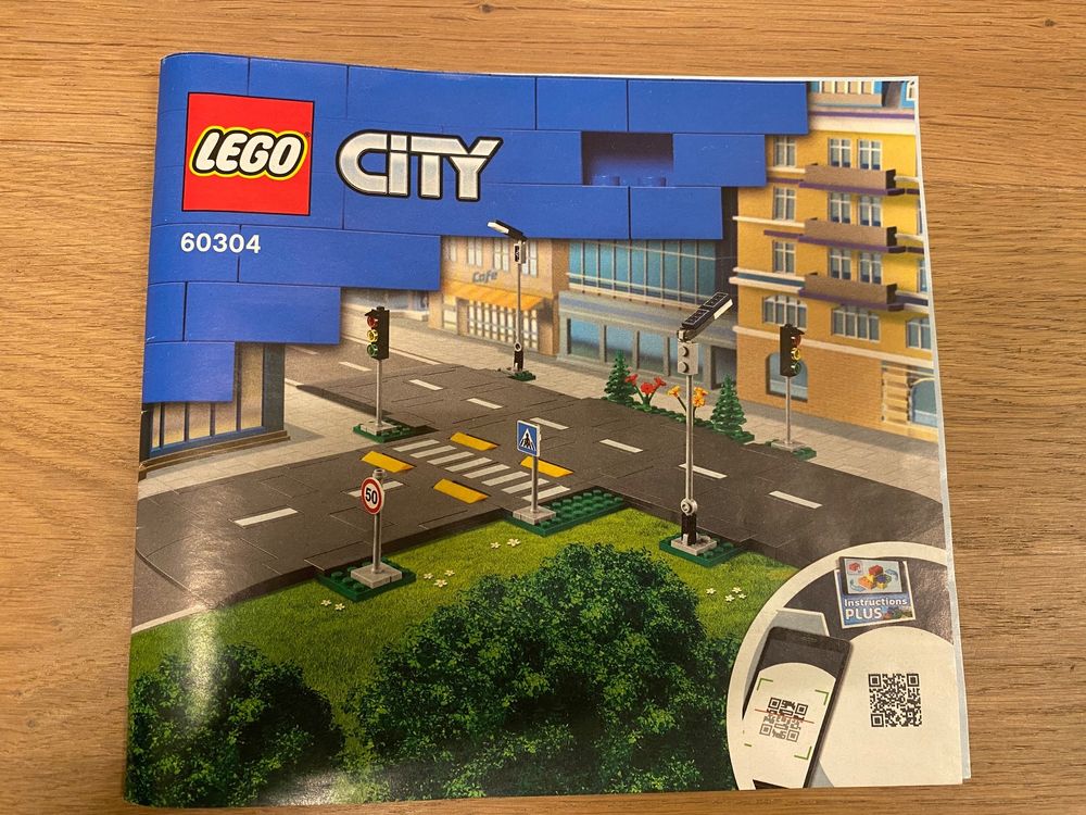 2 Set: Lego City 60304, Strassenkreuzung mit Ampeln (Gebraucht) in ...