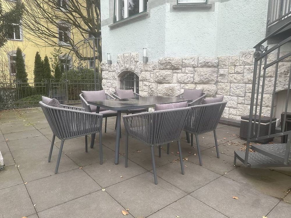 Sitzgarnitur mit 6 Stühlen und Auflagen (Gebraucht) in St. Gallen für ...