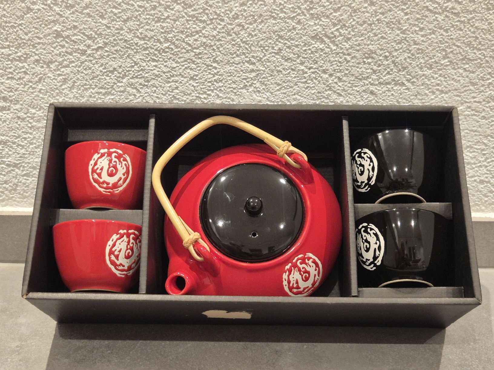 Stilvolles Teeset mit Teekanne und 4 Tassen asiatisch Design (Neu ...