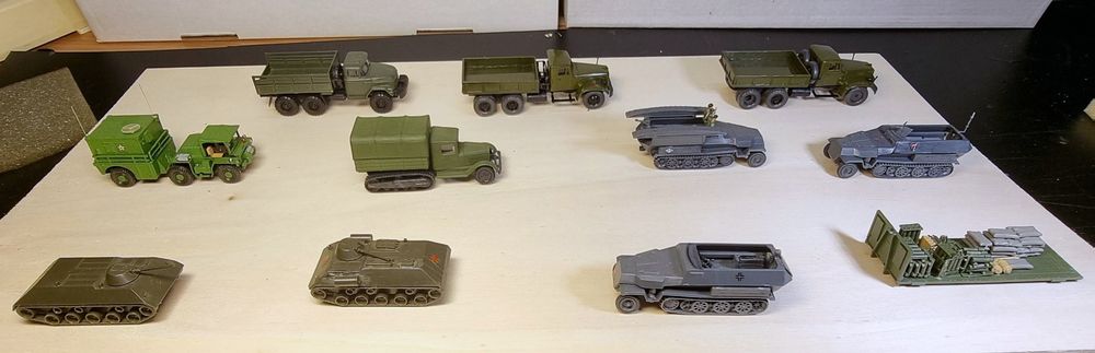 Militärfahrzeuge und Panzer Konvolut, 1:87 (Gebraucht) in Zwingen für ...