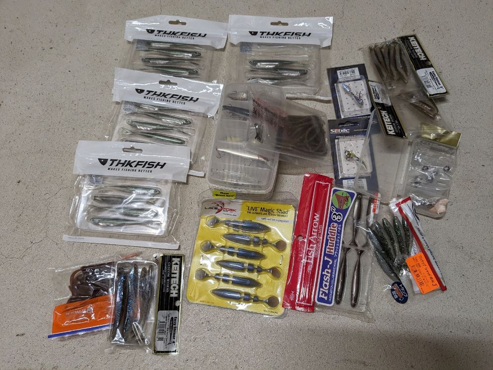 Mega Barsch -/ Forellenset (Haken, Gummis, Wobbler) | Kaufen auf Ricardo