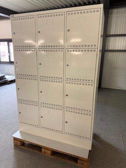 Schliessfachschrank (Locker) - Marke Lista - so gut wie neu! | Kaufen ...