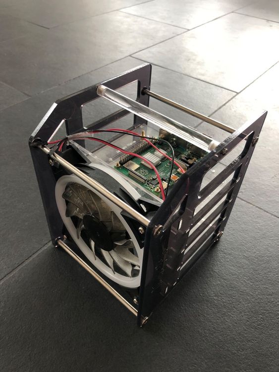 Raspberry Pi 4 Set (4GB & 8GB) mit GeekPi Rack (Gebraucht) in Weiningen ...