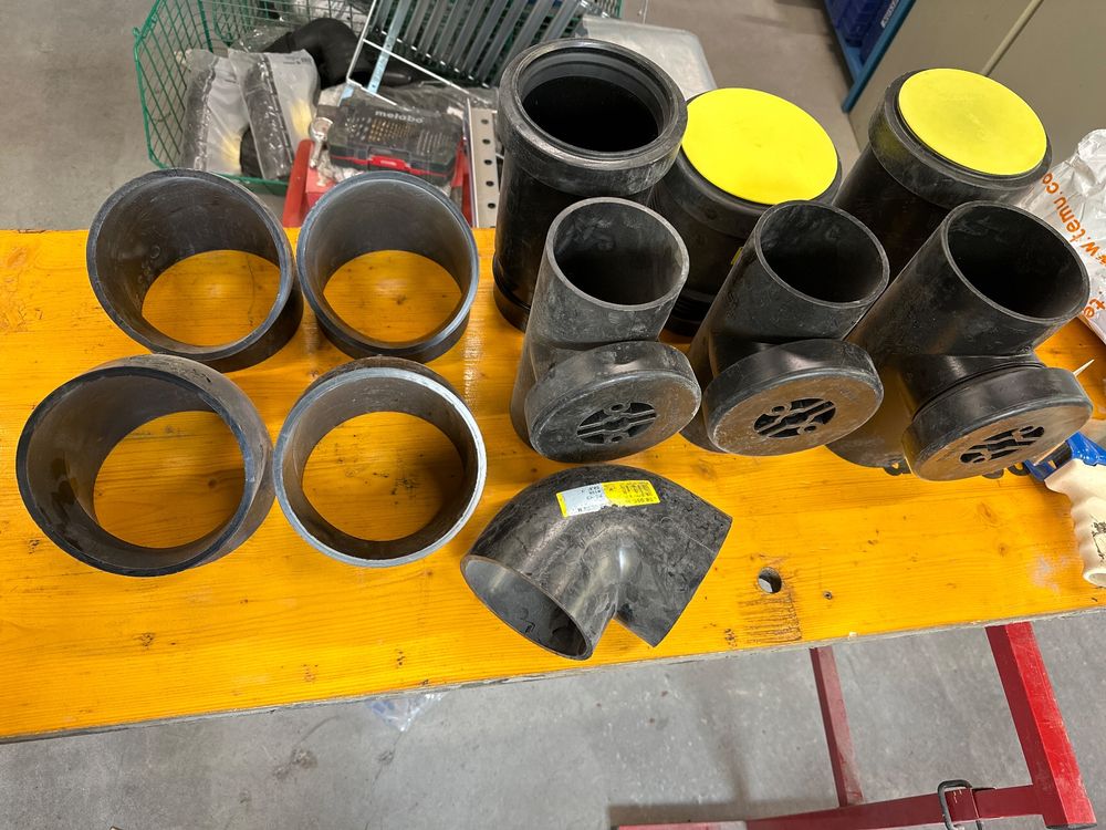 (11) Diverses Geberit Material (Neu und originalverpackt) in Einsiedeln ...