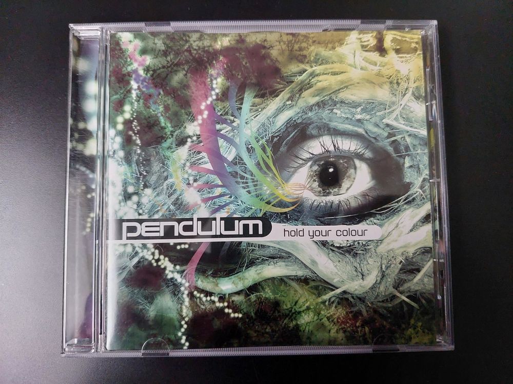 Pendulum – Hold Your Colour | Kaufen auf Ricardo
