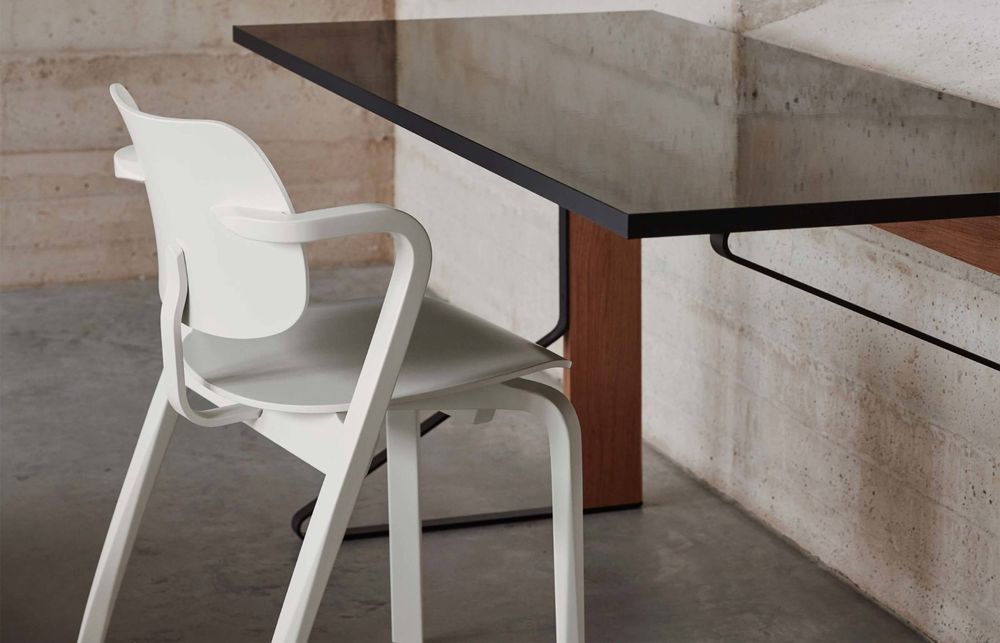 Artek Kaari Desk by Ronan & Erwan Bouroullec (Gebraucht) in Grandvaux ...