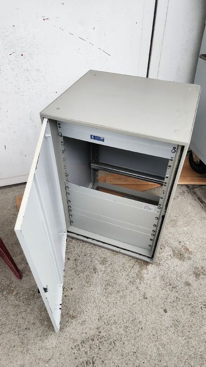 19 Zoll Rack (Gebraucht) in Biberist für CHF 21 – nur Abholung auf ...