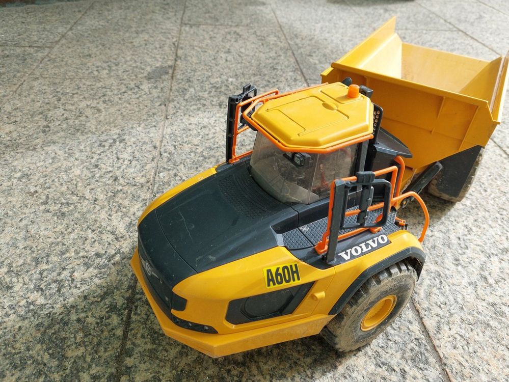 Bruder Volvo Dumper (Gebraucht) in Leukerbad für CHF 44 – mit Lieferung ...