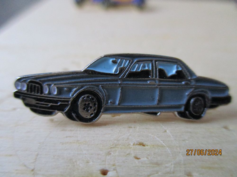 Jaguar XJ ?? Pin (Neu (gemäss Beschreibung)) in Felsberg für CHF 0.5 ...