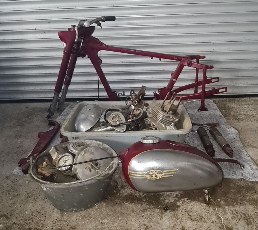 Jawa 250 ccm Baujahr 1956 ,Scheunenfund ,Oldtimer, Motorrad (Defekt) in ...