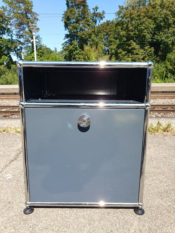 Kleines USM Möbel in Grau (Ref. Nr. 209) (Gebraucht) in Au ZH für CHF ...
