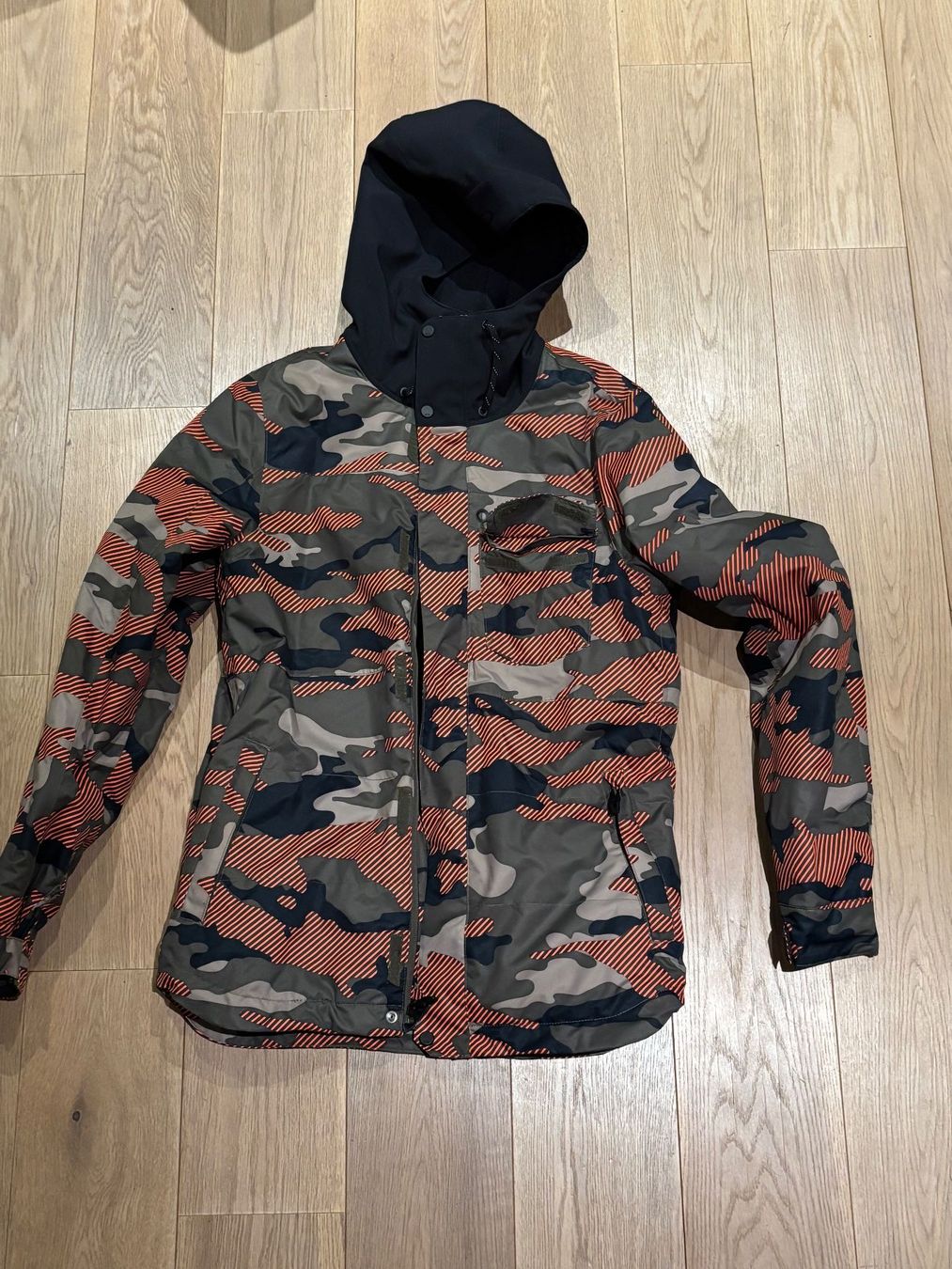 Oakley Ski-/Snowbardjacke oliv/orange, gr. S (Gebraucht) in Zumikon für ...
