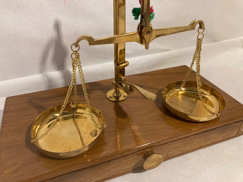 BALANCE ANCIENNE COMPLÈTE AVEC POIDS (Gebraucht) in Martigny für CHF 78 ...