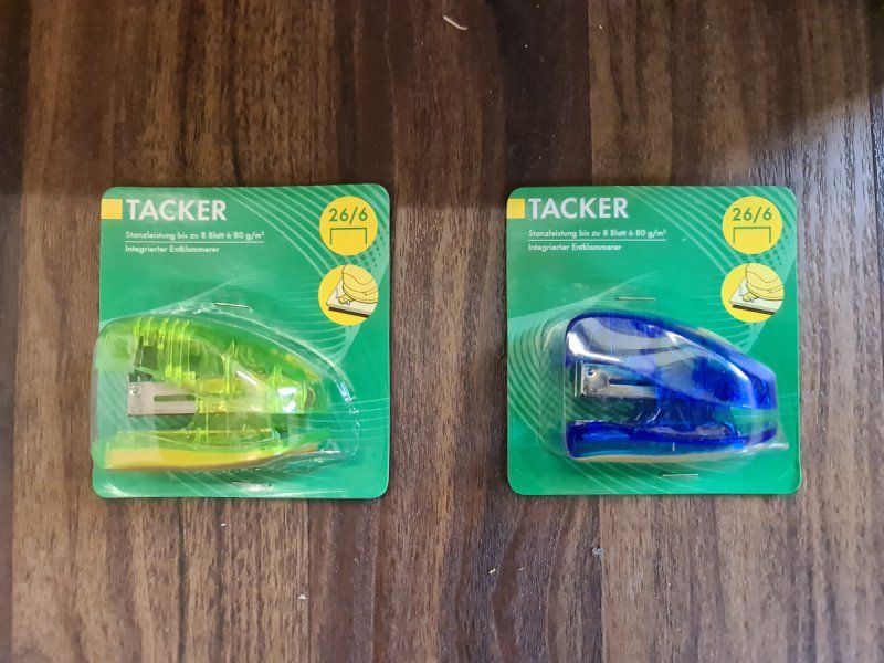 Posten Mini Tacker in 2 Farben ab 1.- (Neu und originalverpackt) in ...