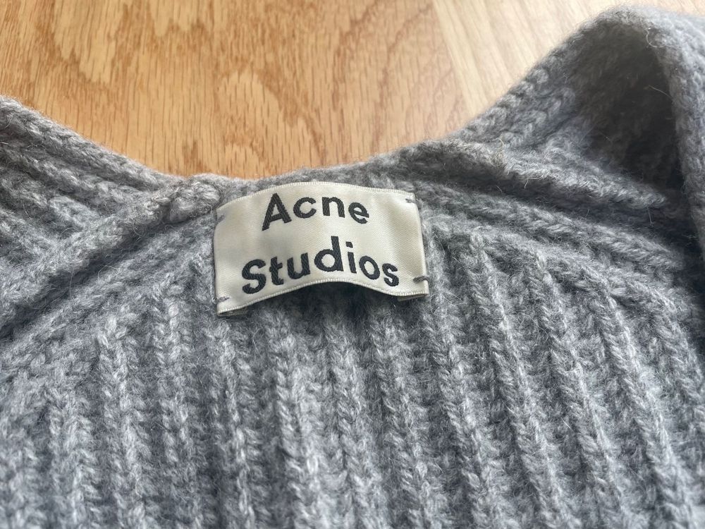 Acne Studios - DEBORAH L-WOOL (Gebraucht) in Zürich für CHF 79 – mit ...