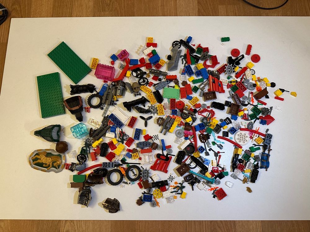 Lego en vrac (700 grammes) (D'occasion) à Peseux pour CHF 4 – avec ...