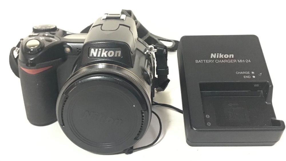 Nikon E8800 Fotoapparat mit Ladegerät | Kaufen auf Ricardo