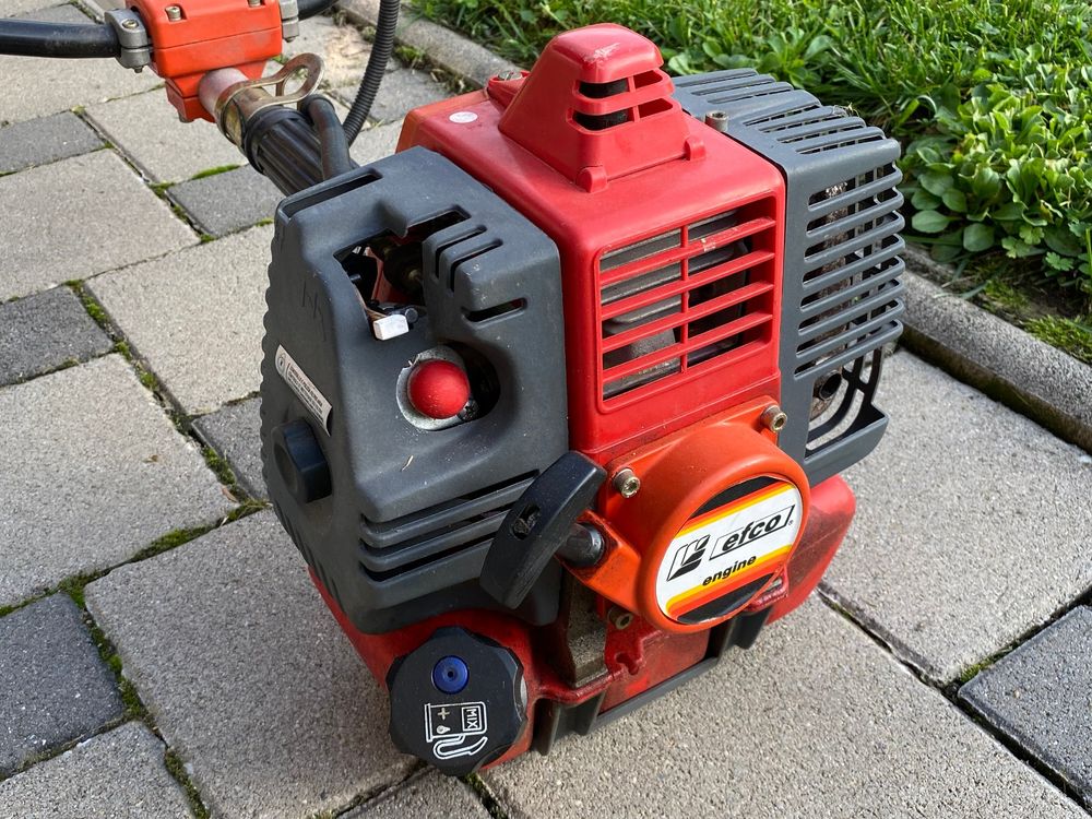 Trimmer Efco 8420 . Benziner mit Gurt, Fäden und Klinge (Gebraucht) in ...