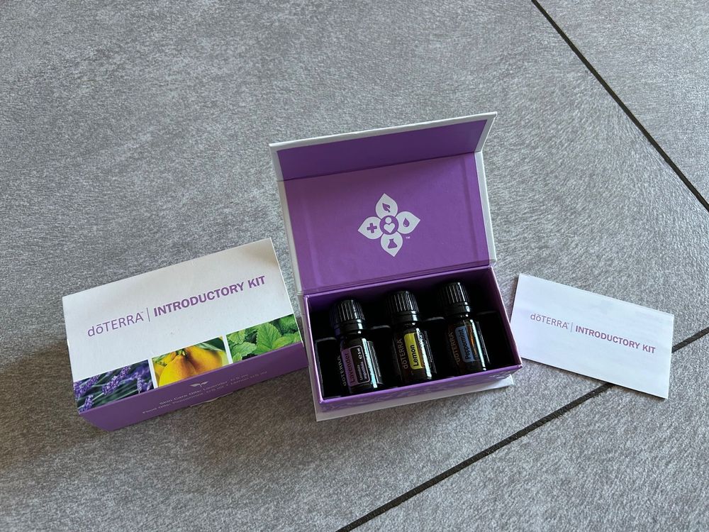 Huile essentielle DoTerra " KIT INTRODUCTORY " , neuve (Neuf avec ...
