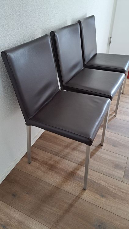 6 Lederstühle Braun/Schwarz, Metallbeine (Gebraucht) in Rümikon AG für CHF 60 – nur Abholung auf ...