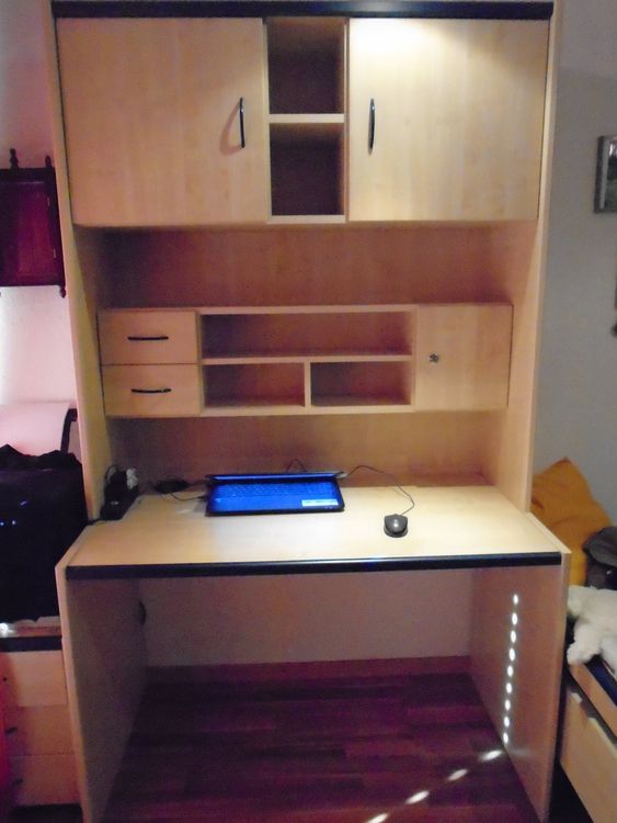 Schreibtisch/Pult (Gebraucht) in für CHF 30 – nur Abholung auf Ricardo ...