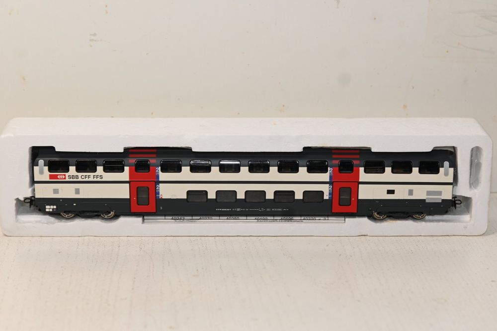 SBB 2 Kl Doppelstockwagen Roco HO/AC mit OVP Top Zustand (Neu (gemäss Beschreibung)) in Laupen ...