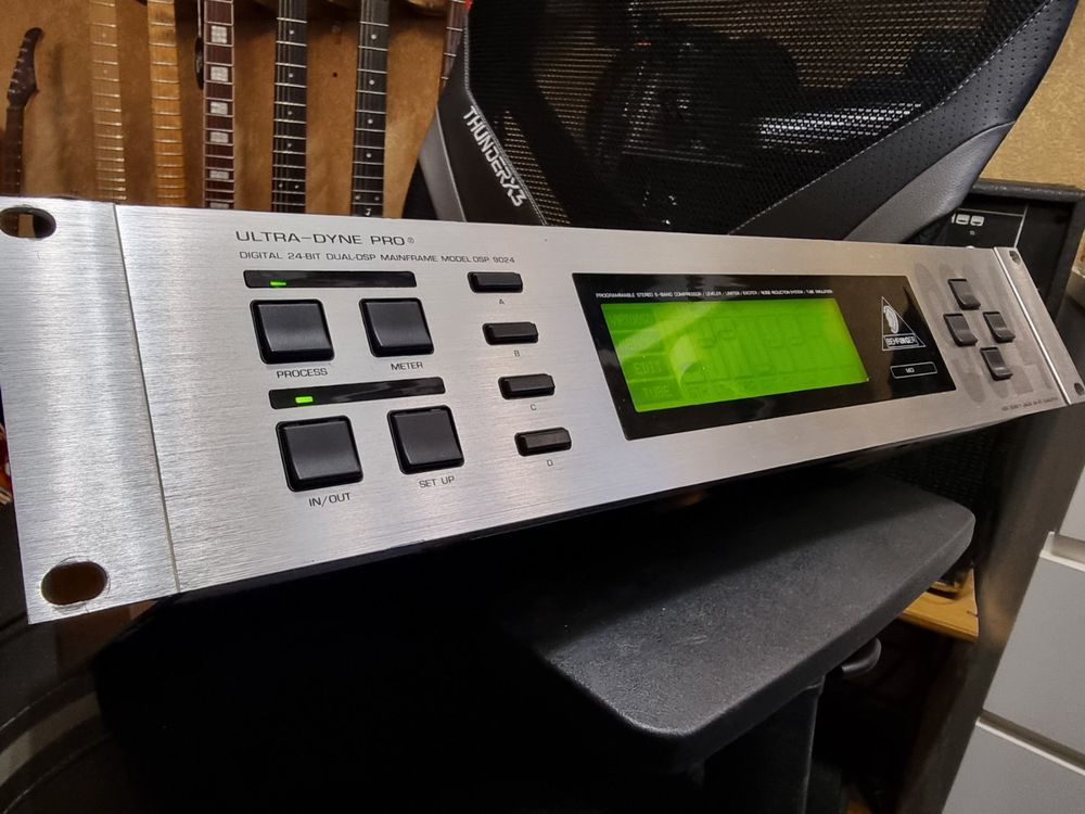 Behringer Ultra-Dyne Pro 9024 (Gebraucht) in Zürich für CHF 32 – mit ...