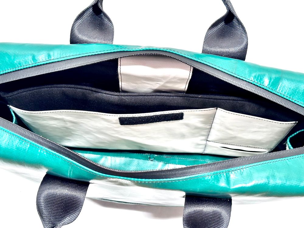 FREITAG F305 ROY Laptop Bag M neuwertig in seltenem Grün!! | Kaufen auf ...