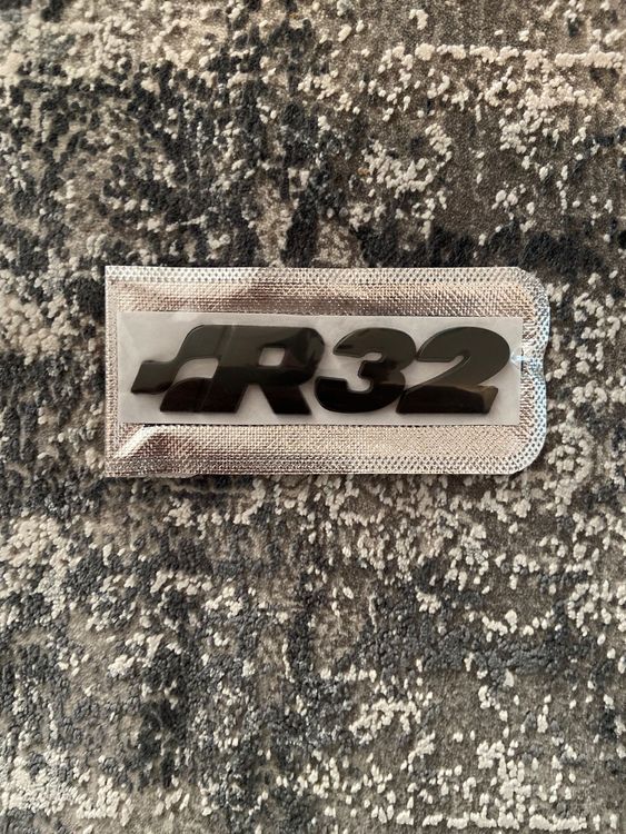 R32 Sticker fürs heck (Neu und originalverpackt) in Zürich für CHF 3 ...