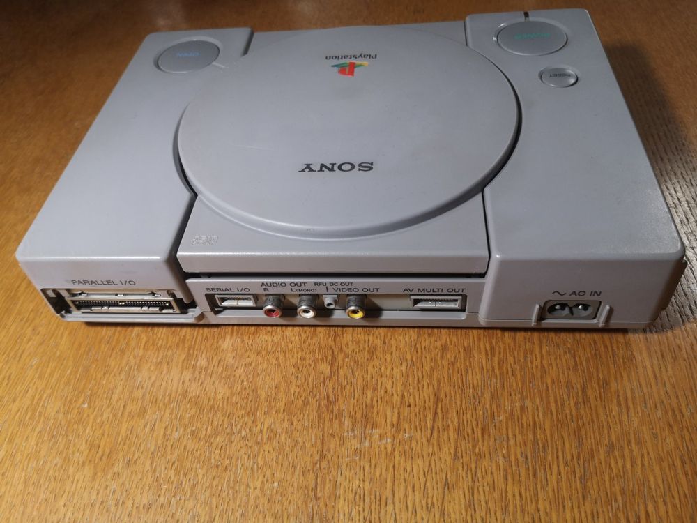 Playstation 1 SCPH-1002 in gutem Zustand mit GTA 1 | Kaufen auf Ricardo