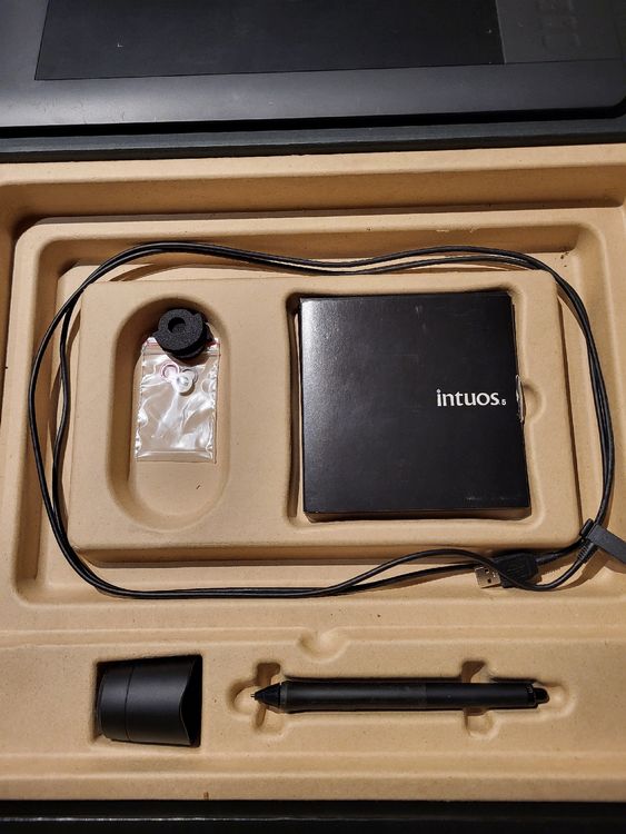 Wacom Intuos 5 Touch Pen Tablet PTH-650K Grafiktablet (Gebraucht) in ...