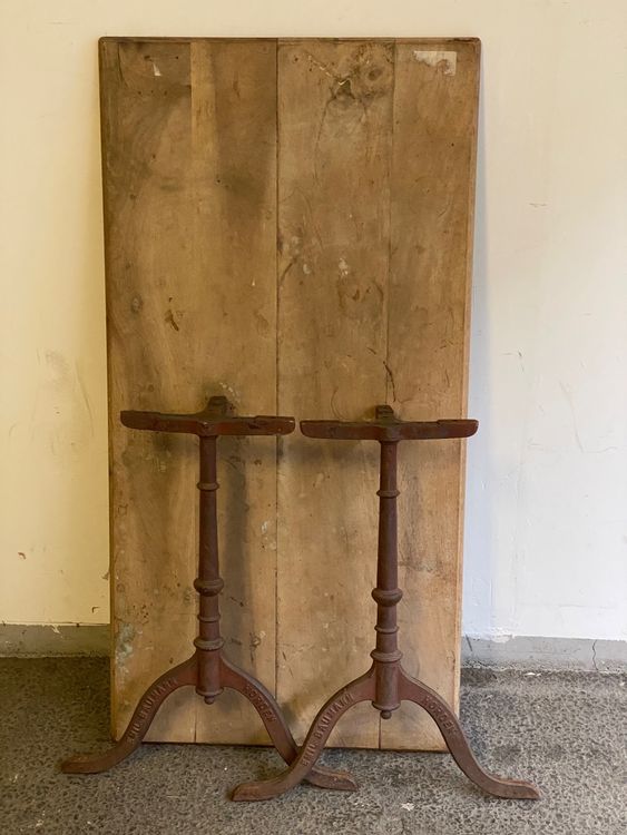 Emil Baumann Horgen BeizenTisch mit Gusseisenfüssen (Gebraucht) in ...