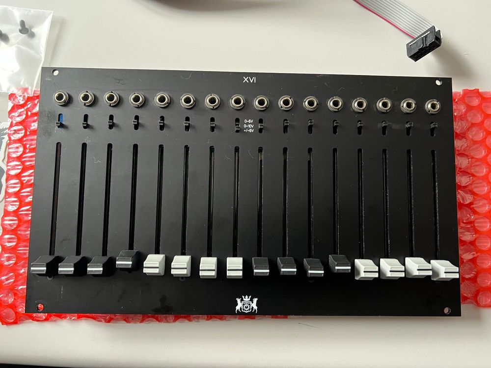 Michigan Synth Works XVI Euro 16 Chan Fader Bank (Eurorack) (Gebraucht ...