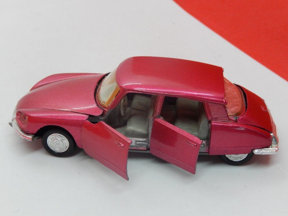 Citroen DS 19 in pink - alt von Norev - defekt ! | Kaufen auf Ricardo