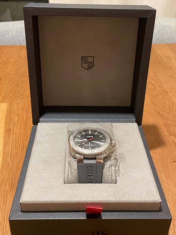 Oris Aquis Date Relief (Originalpreis CHF 2‘050.-) (Neu und ...