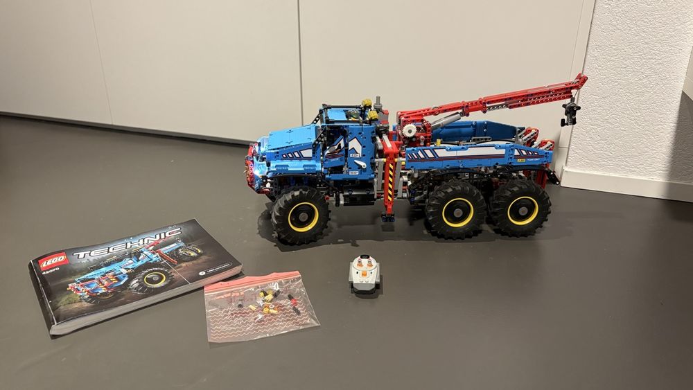 Lego Technic Abschleppwagen 42070 mit LED (Gebraucht) in Alchenflüh für ...