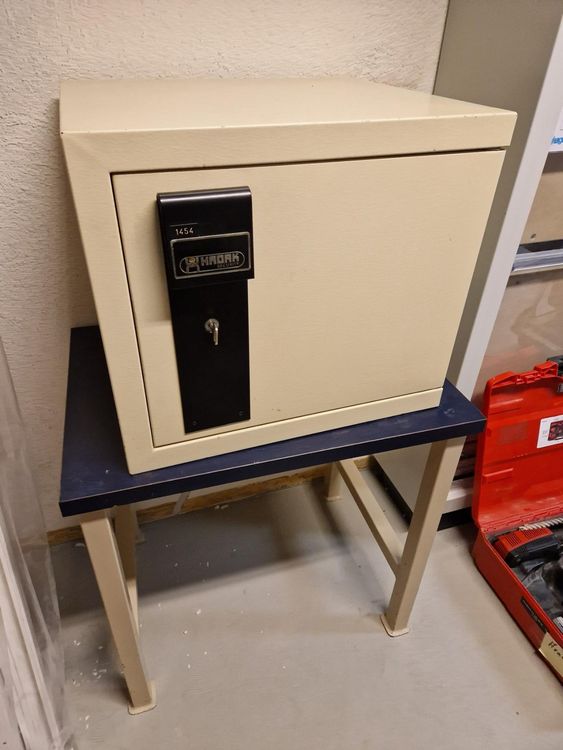 Coffre-fort avec table de marque Hadak, MOD MCC 100 (Gebraucht) in ...